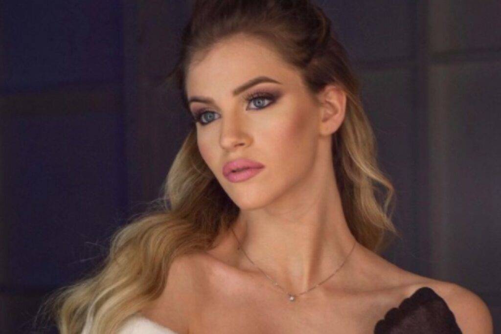 Sara Croce, eleganza e dolcezza non mancano mai nei suoi scatti