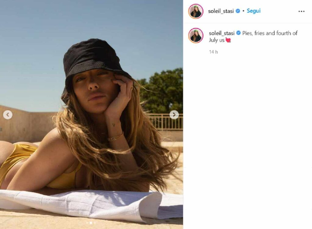 Il perizoma e nulla più: Soleil fa alzare le temperature